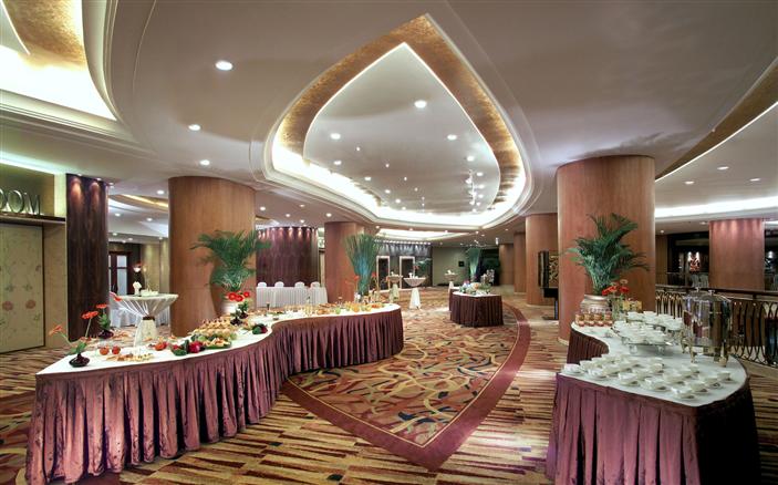 Pre-function Area and Gallery- Hotel Business- Luxury Hotel - Swissotel ...