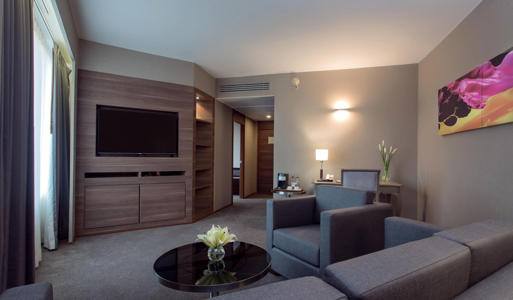 Executive Suite - Swissôtel Bangkok Ratchada - Swissôtel Hotels & Resorts